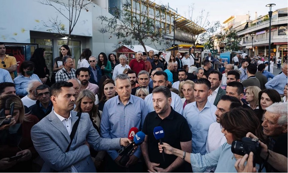 Ως βασική προτεραιότητα του ΠΑΣΟΚ την αναγέννηση του ΕΣΥ έθεσε ο Νίκος ...