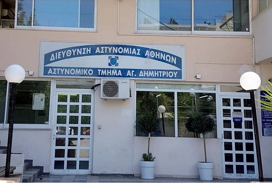 Παράξενη επίθεση με πυροβολισμούς στο Αστυνομικό Τμήμα Αγίου Δημητρίου