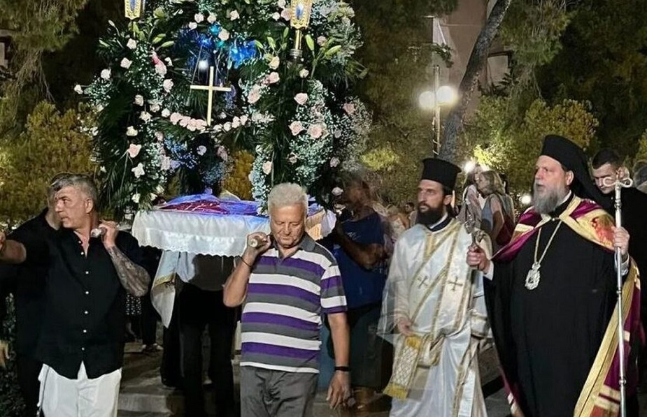 Εγκώμια και λιτάνευση της Παναγιάς στη Νέα Ιωνία – Εικόνες από την ...